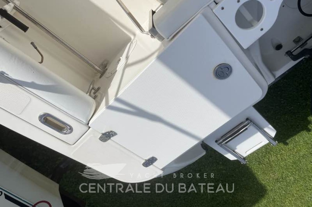 EDGE WATER 205 CC - Bateau à moteur d'occasion
